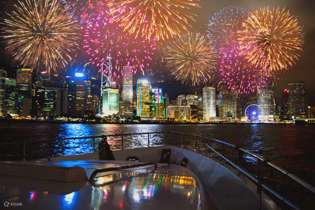 [New Year’s Eve Countdown to Fireworks Night 2024] The gorgeous night ...